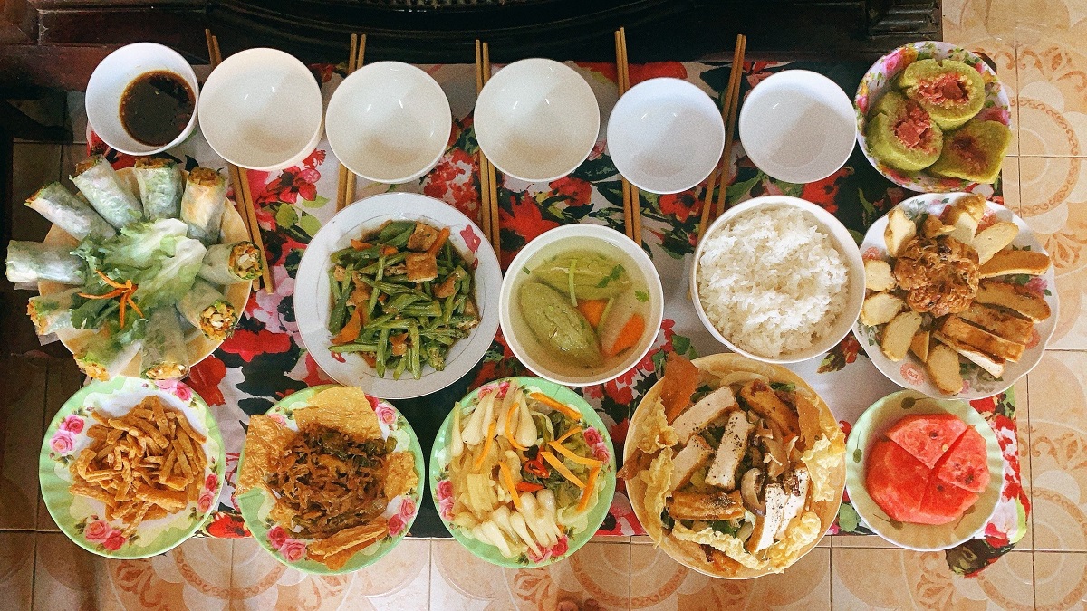 Mâm cơm chay ngày Tết - Nông thôn Việt