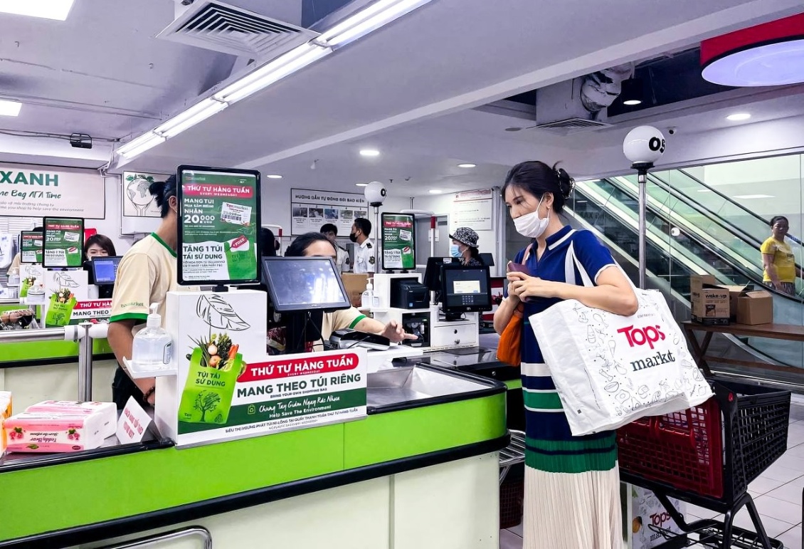 Siêu thị khuyến khích người mua hàng mang theo túi riêng
