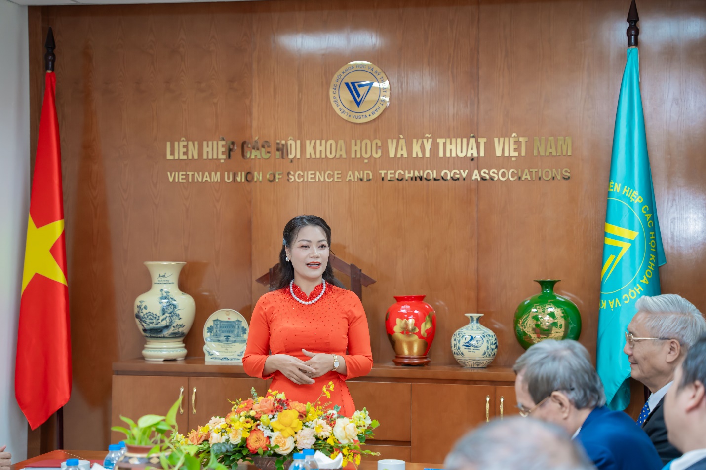 Bổ nhiệm doanh nhân Nguyễn Thị Minh Thu làm Phó Viện trưởng Viện APEC