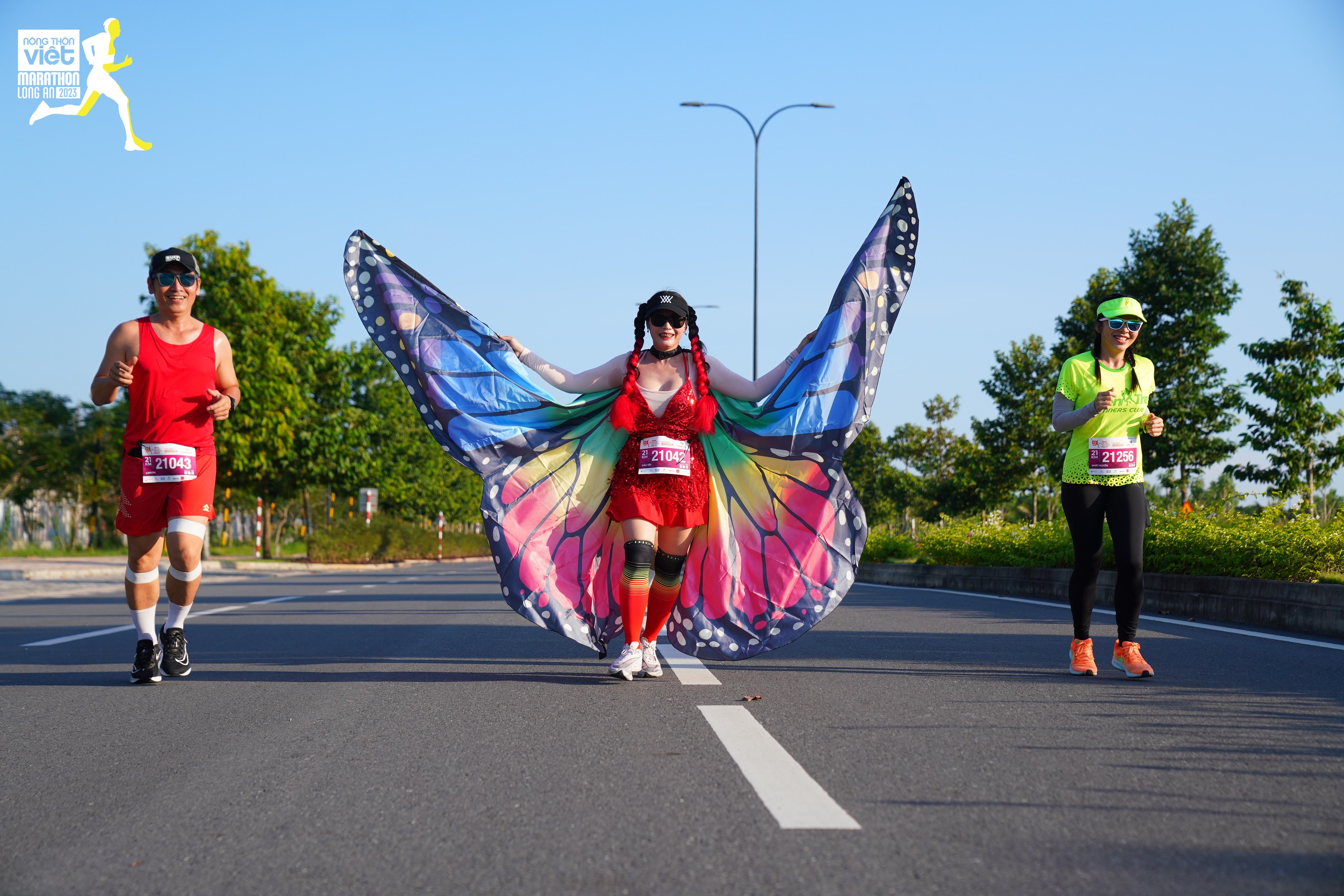 Muôn kiểu cosplay ấn tượng trên đường chạy Long An Marathon 2023 - Nông ...